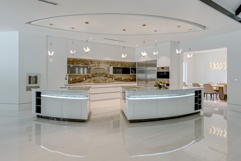 Luxury Residential Trends: From Outdoor Kitchens to Spa Bathrooms ...